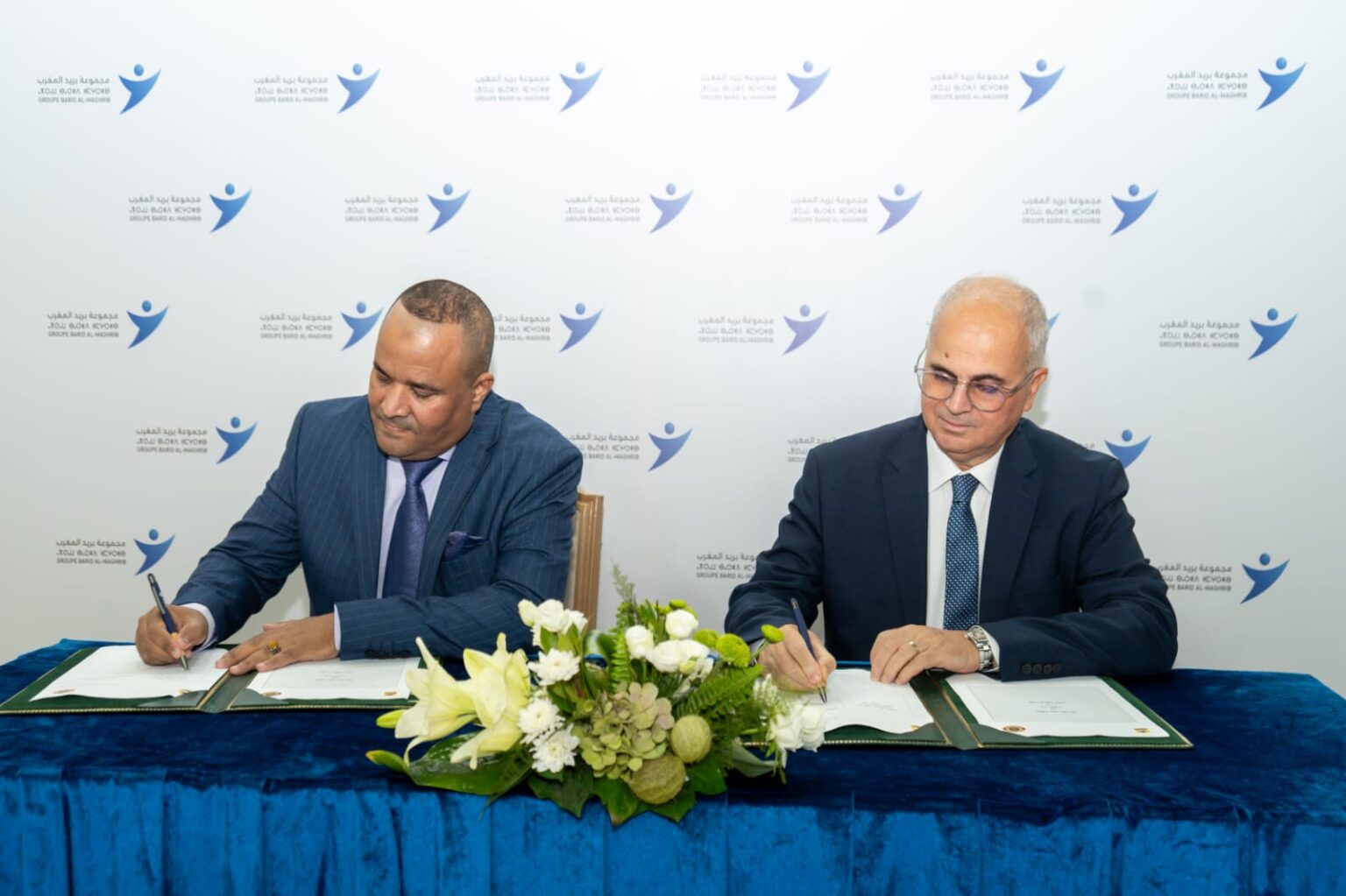 Signature d’une convention-cadre de partenariat entre le Groupe Barid Al-Maghrib et l’Ordre ...